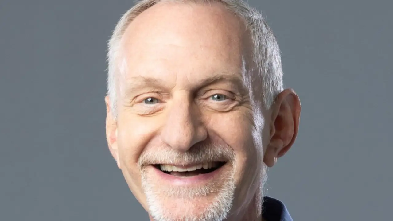 Robert Waldinger, psiquiatra experto en felicidad: "Las buenas ...