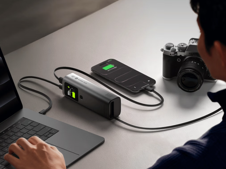 Sharge launches 165W 20000mAh power bank with retractable cable and display