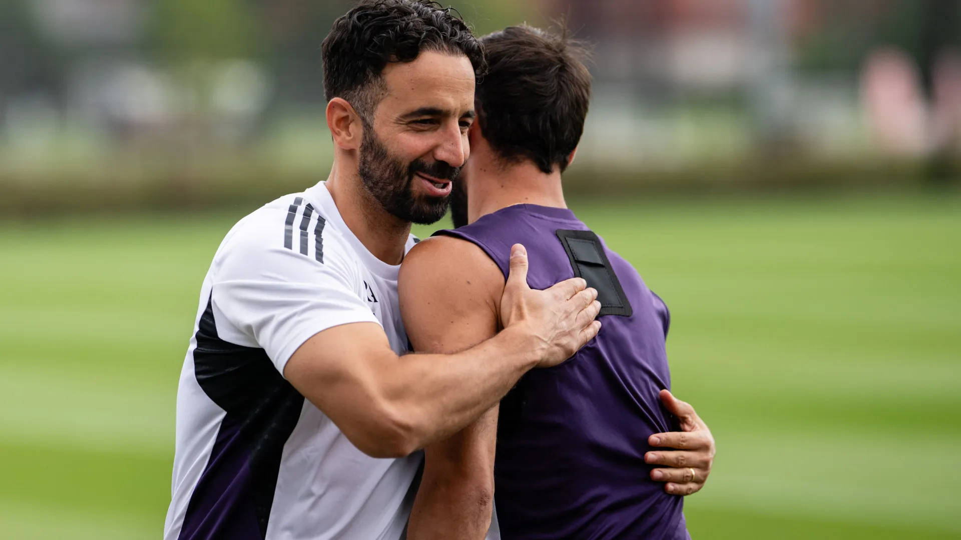 Bruno Fernandes e Dalot reagem à saída de Ruben Amorim do Man. United