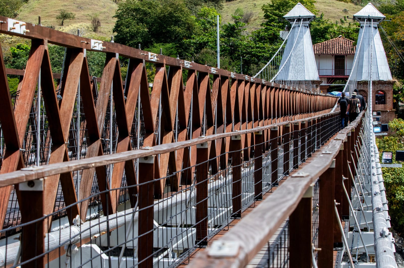 El Puente de Occidente, la primera obra paisa que podría ser Patrimonio ...