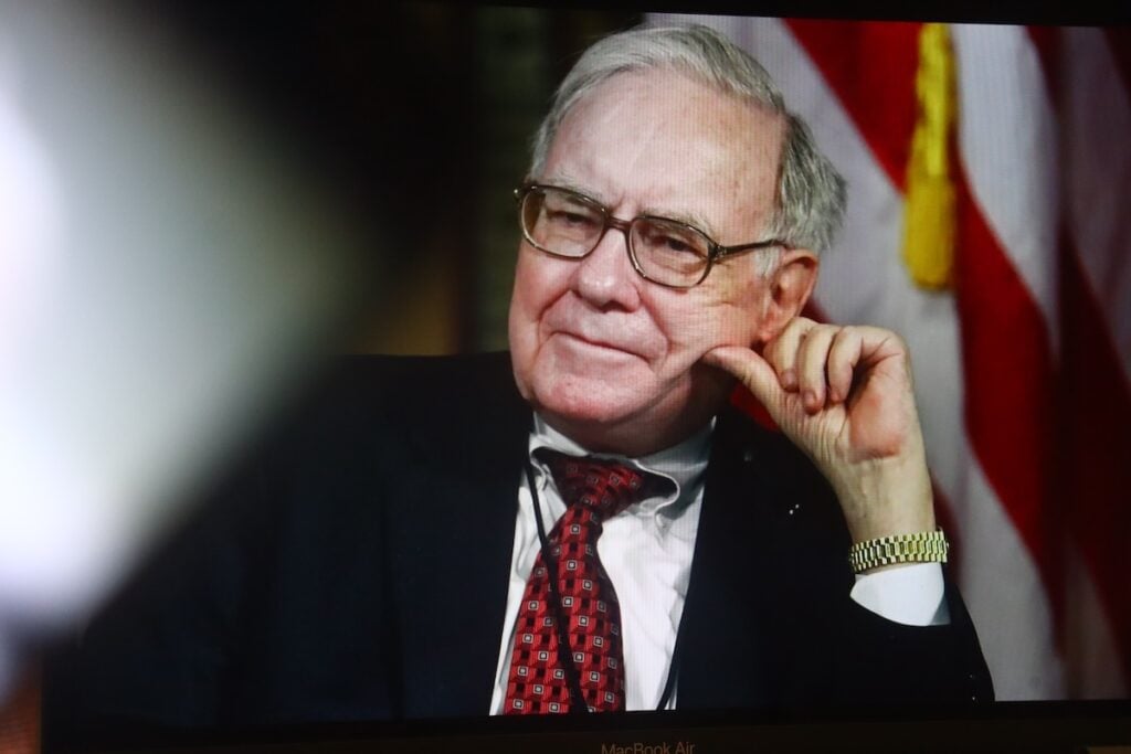 Warren Buffett says babies born in the US are 'the luckiest crop in ...