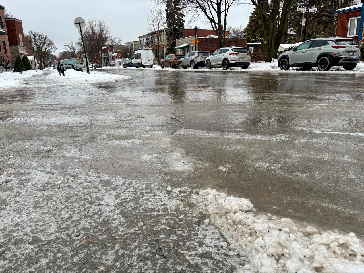 Power gradually restored to thousands after ice storm slams southern Quebec