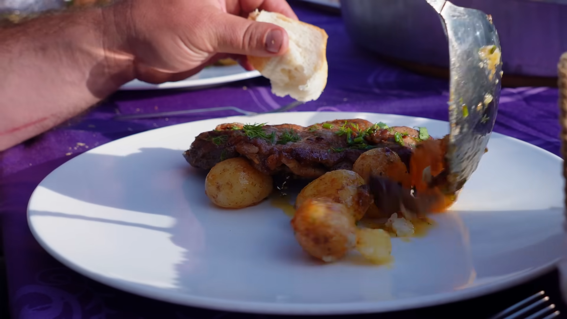 Delicious turkey legs and whole fried potatoes made juicy and healthy