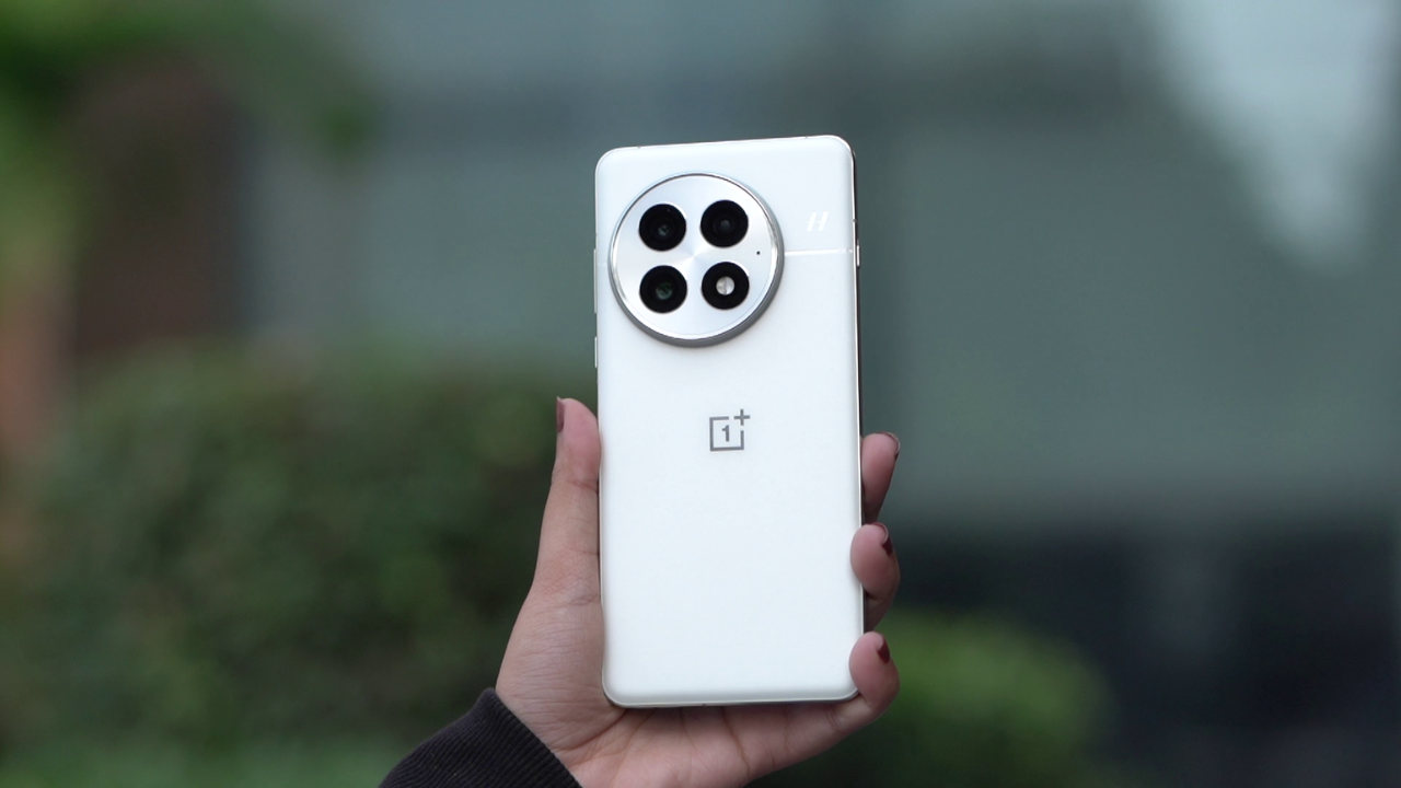 OnePlus 13 price drops by over Rs 10000 on Amazon, now available for Rs ...