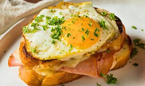 Fried eggs will be crispier if you ditch oil and butter for simple ...