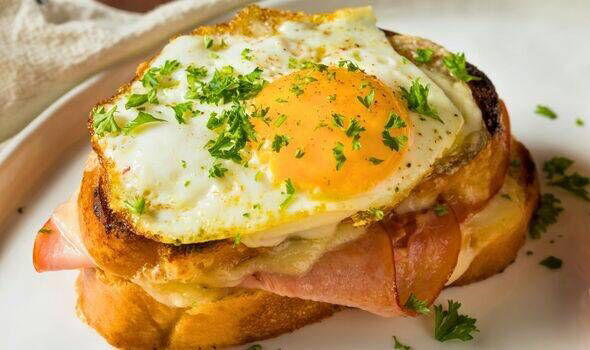 Fried eggs will be crispier if you ditch oil and butter for simple ...