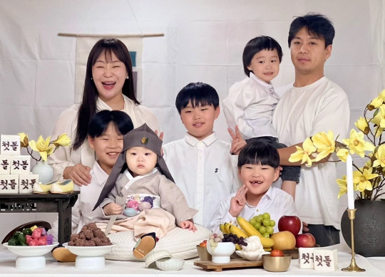 Chung Ju-ri, the 5th son's first birthday party. It's the last. 7 ...