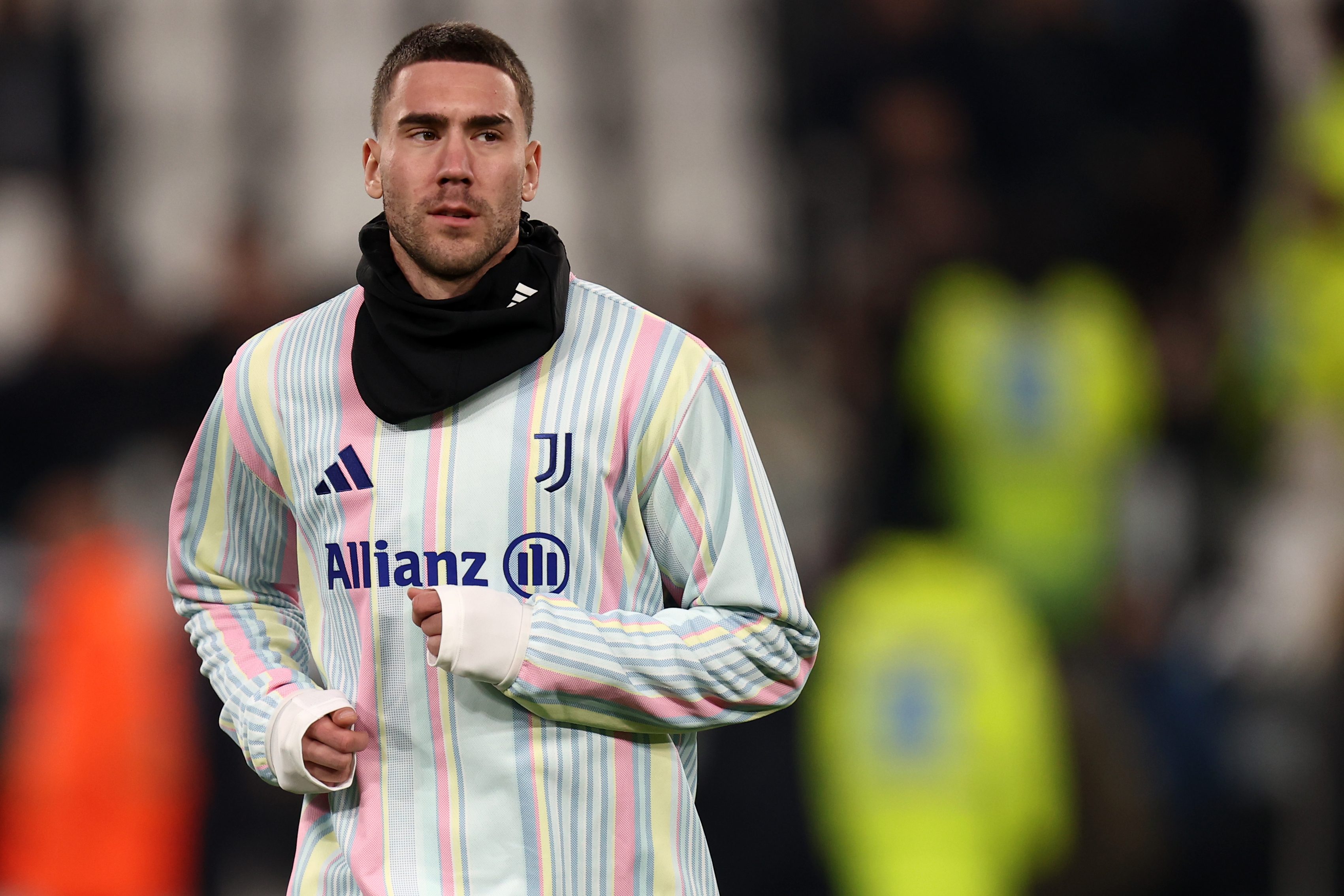 Barcelona make move to sign Dusan Vlahovic as Robert Lewandowski’s ...