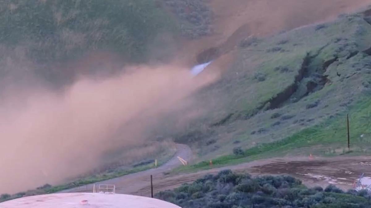 Gas leak shuts down major US highway