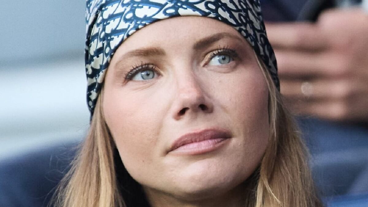 Amandine Petit en plein deuil : l’ex-Miss France fait part d’une bien ...