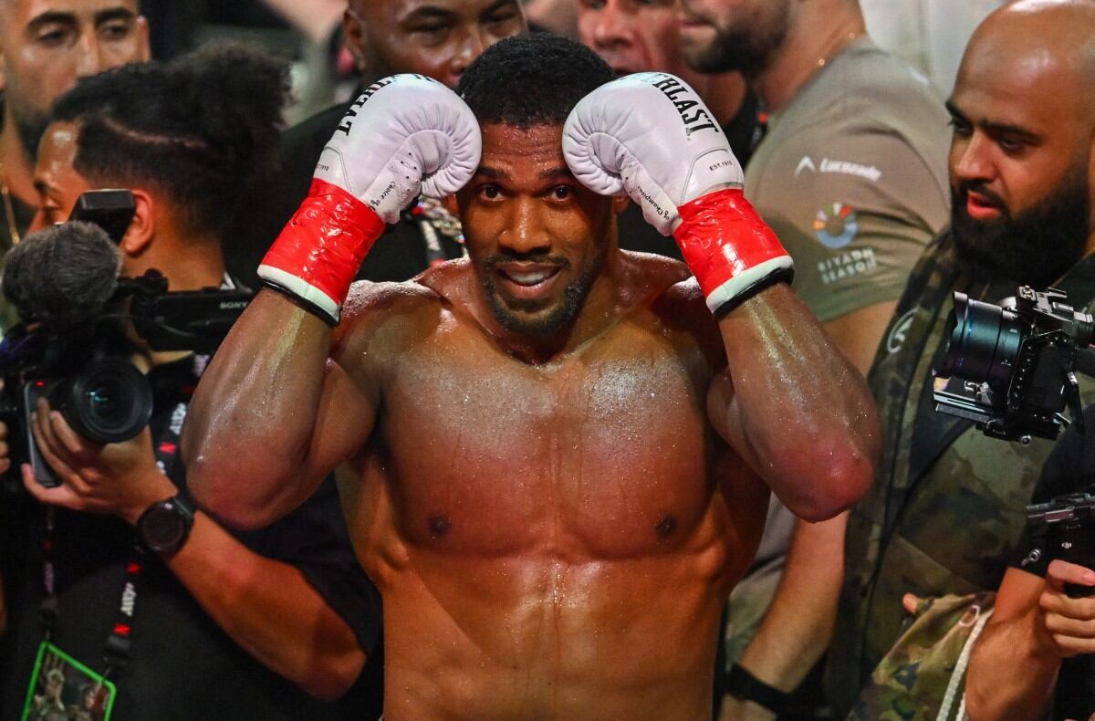 El boxeador Anthony Joshua tuvo un grave accidente de transito que dejó ...