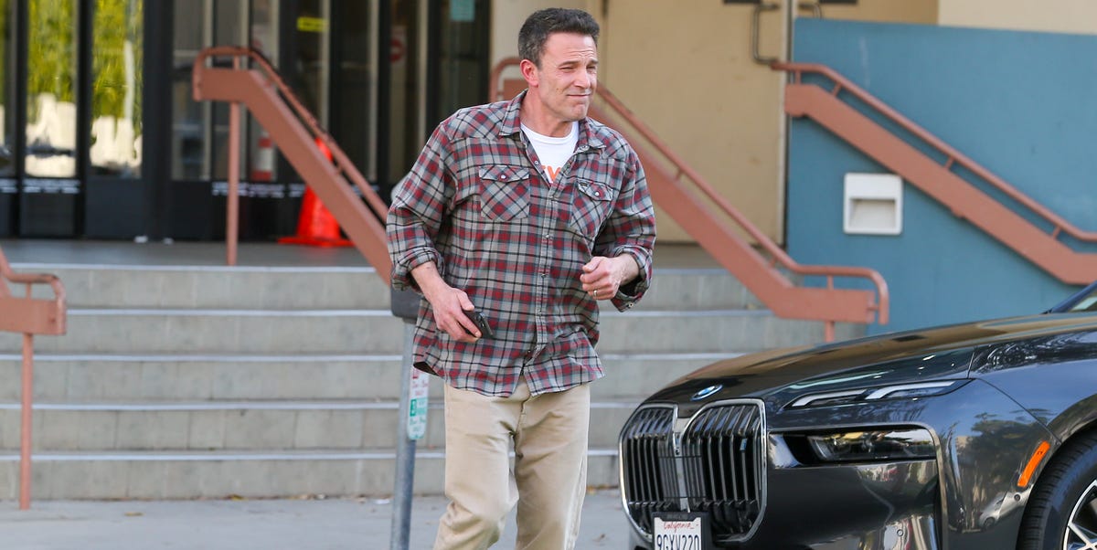 Style editors say this one thing makes or breaks a flannel