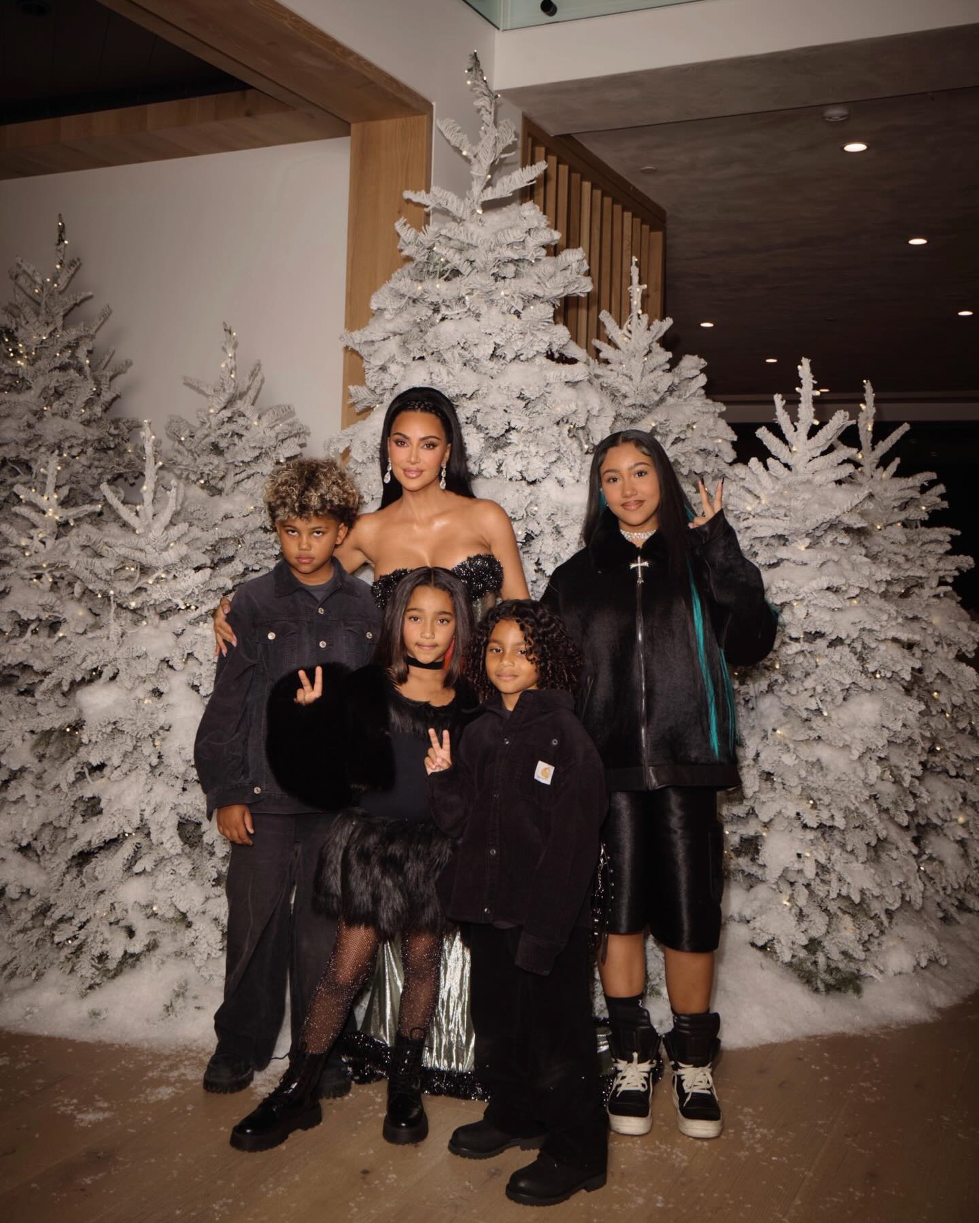 Kim Kardashian finally gets all 4 kids in sweet Christmas snaps after ...