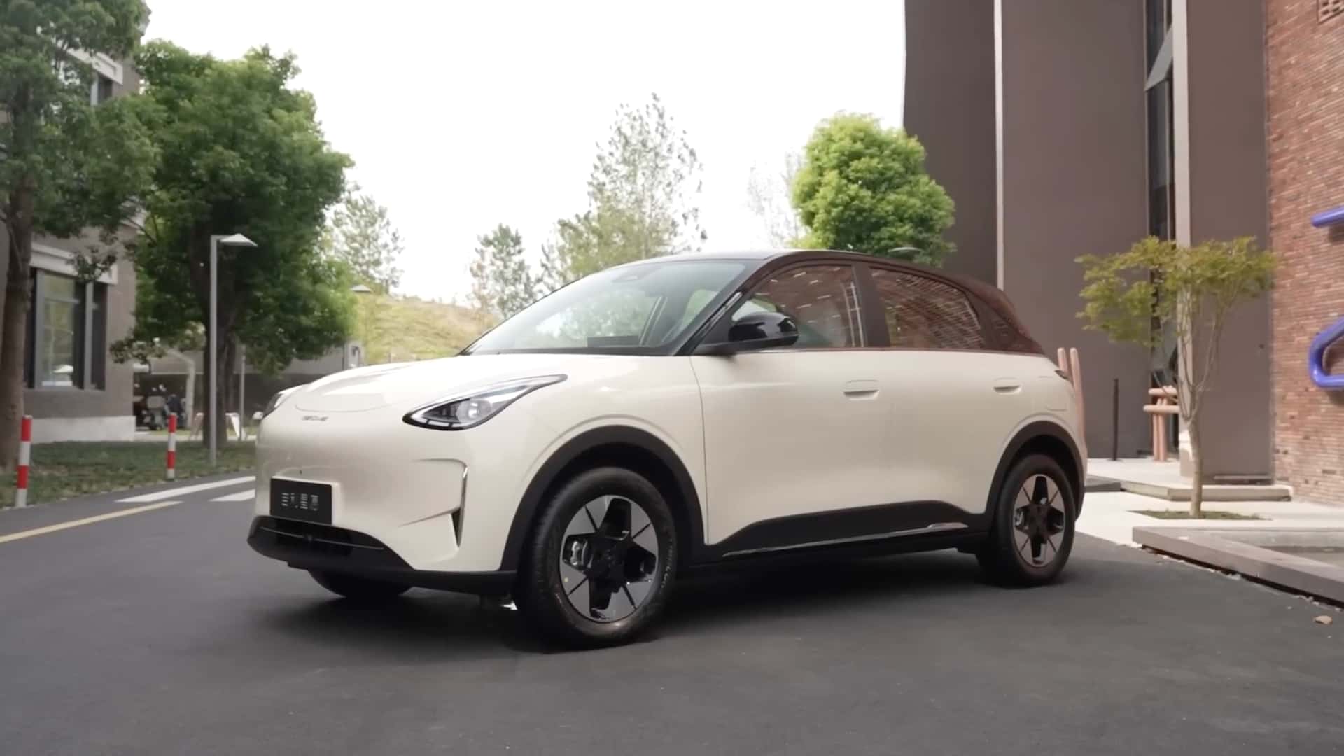 Ecco l'EV economica di Geely che batte Tesla e BYD in Cina