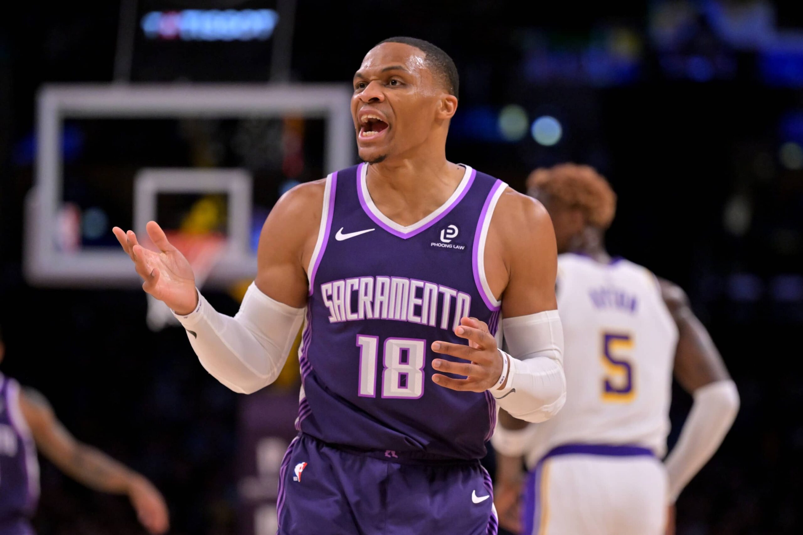 Russell Westbrook gets Lakers fan ejected for supposedly calling him ...