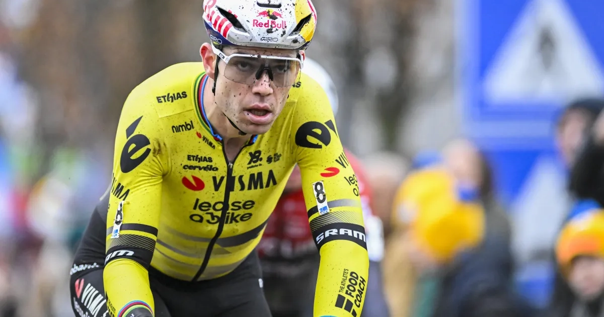 📷 Nieuwe dag, nieuwe training: Van Aert blijft ondanks enkelbreuk knallen