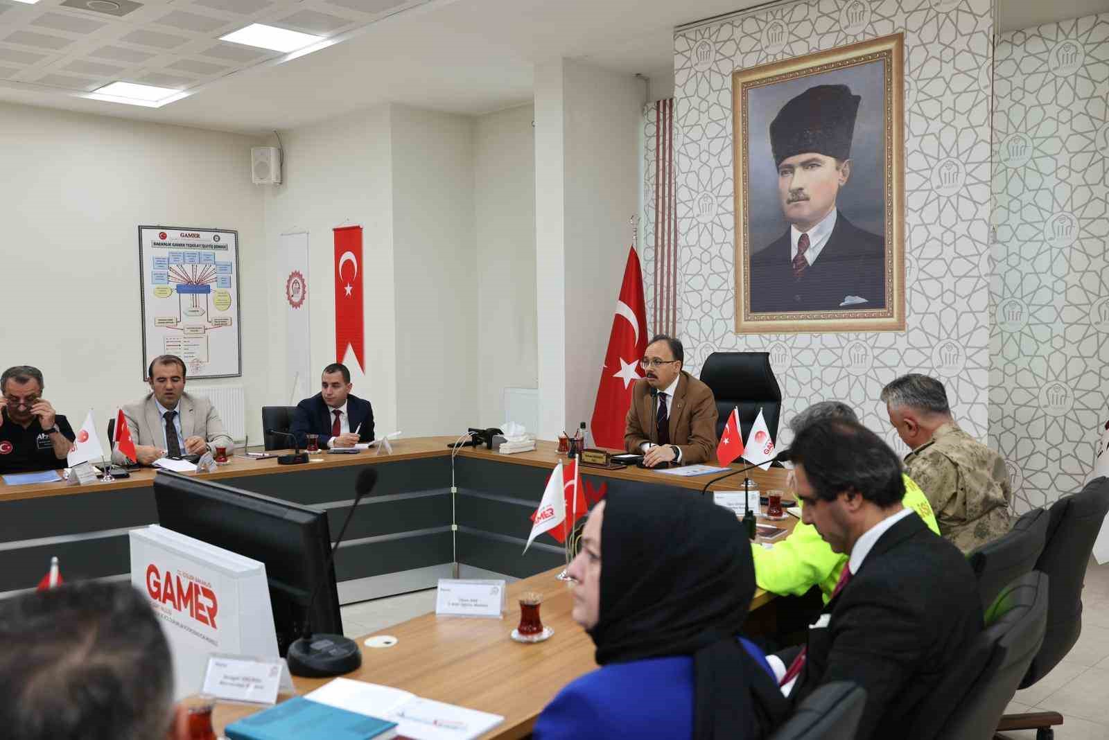 Siirt’te karla mücadelede 200 araç ve 600 kişi sahada