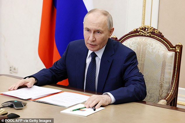 Putin torpedoes Zelensky's ceasefire plan as Trump floats dramatic trip ...