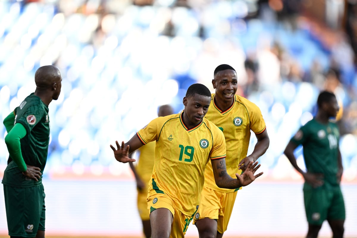 Zimbabwe 1-2 South Africa: Foster puts Bafana Bafana ahead - Live