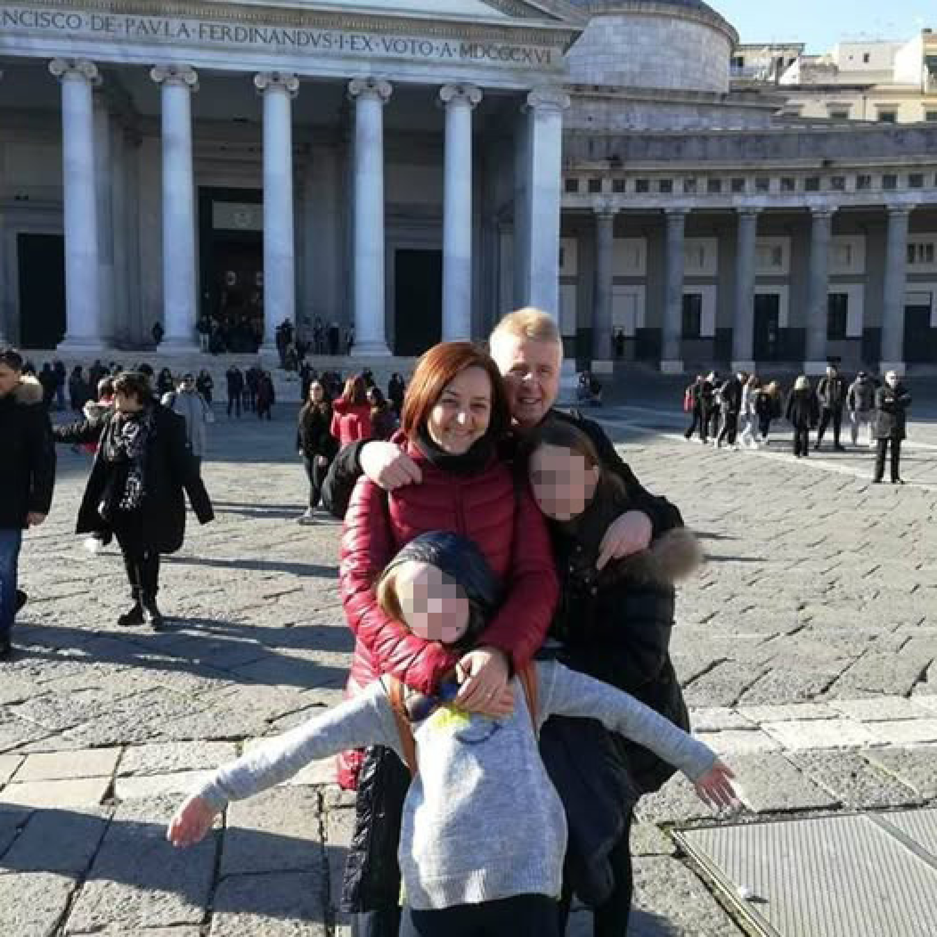 Five doctors probed after mother and daughter die from food poisoning