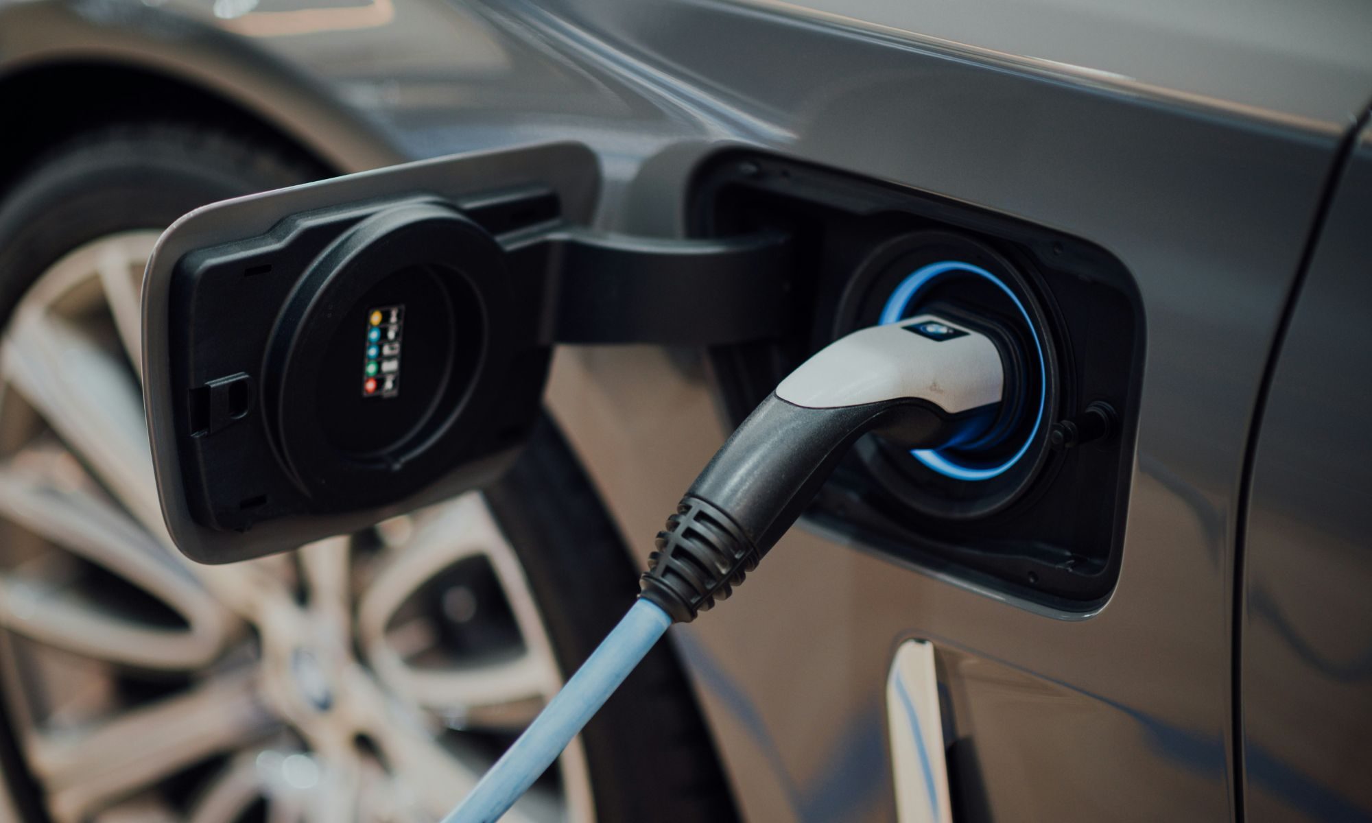 Chinese researchers claim solid-state EV battery can charge in just minutes