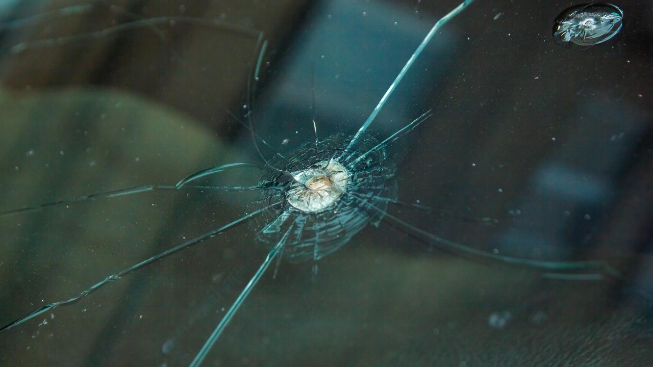 Why car side glass turns to pebbles but windshields crack differently