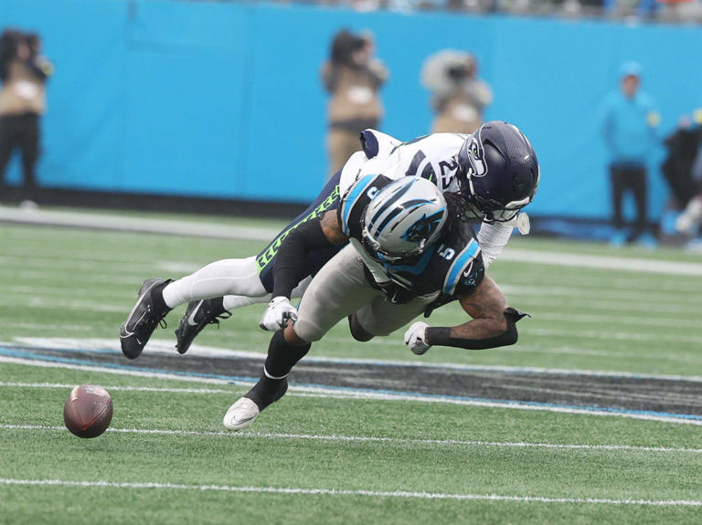 Panthers' offense failed against Seahawks. That can't happen vs. Buccaneers