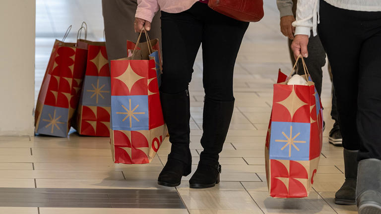 AI takes on return fraud as holiday returns surge