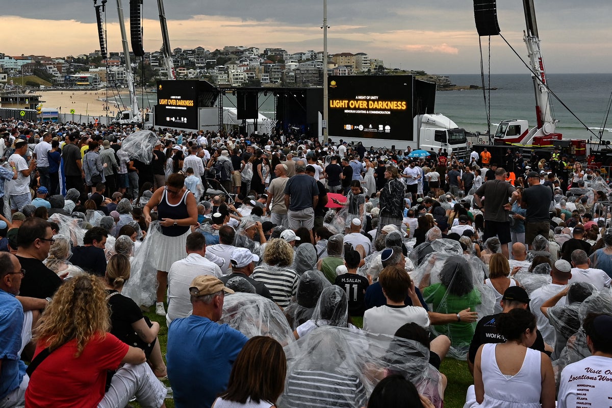 Bondi Beach families demand more action on antisemitism and security