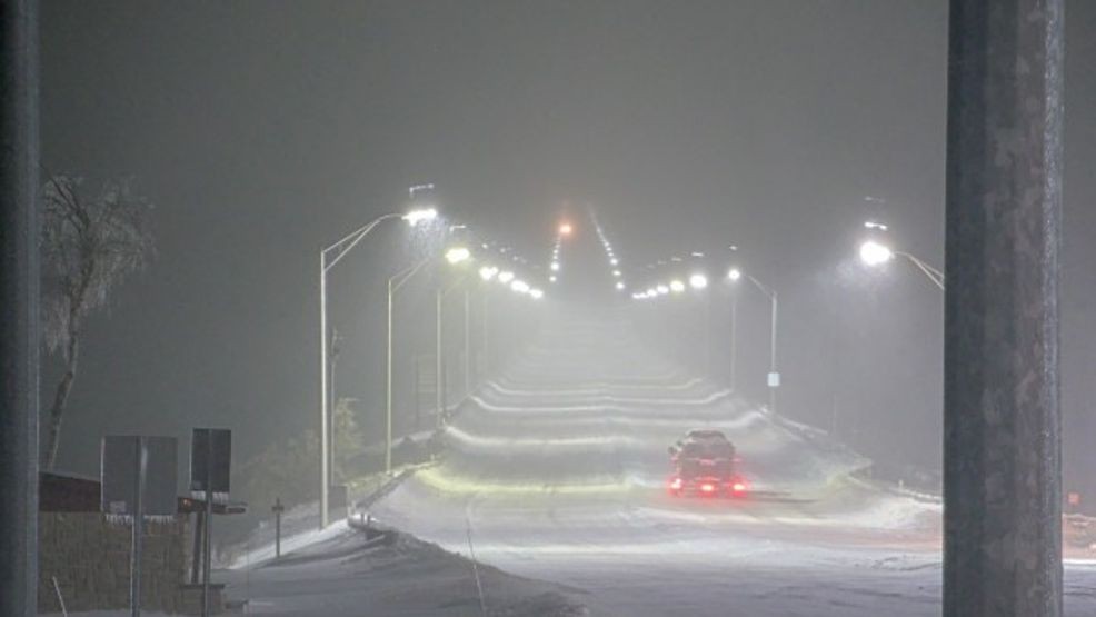 Blowing snow warning issued for Mackinac Bridge