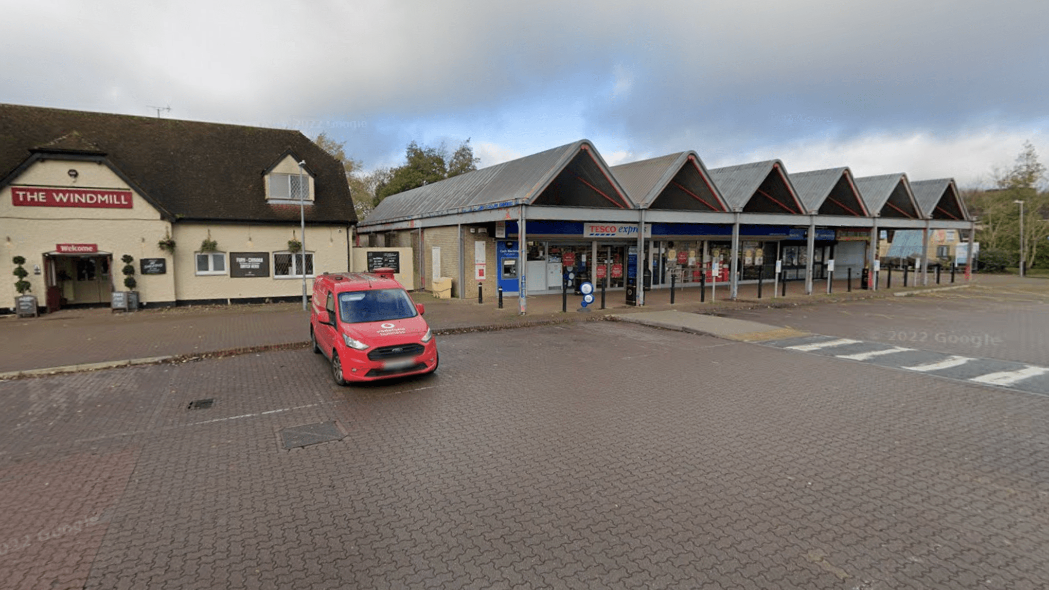 Teenagers released on bail after man stabbed