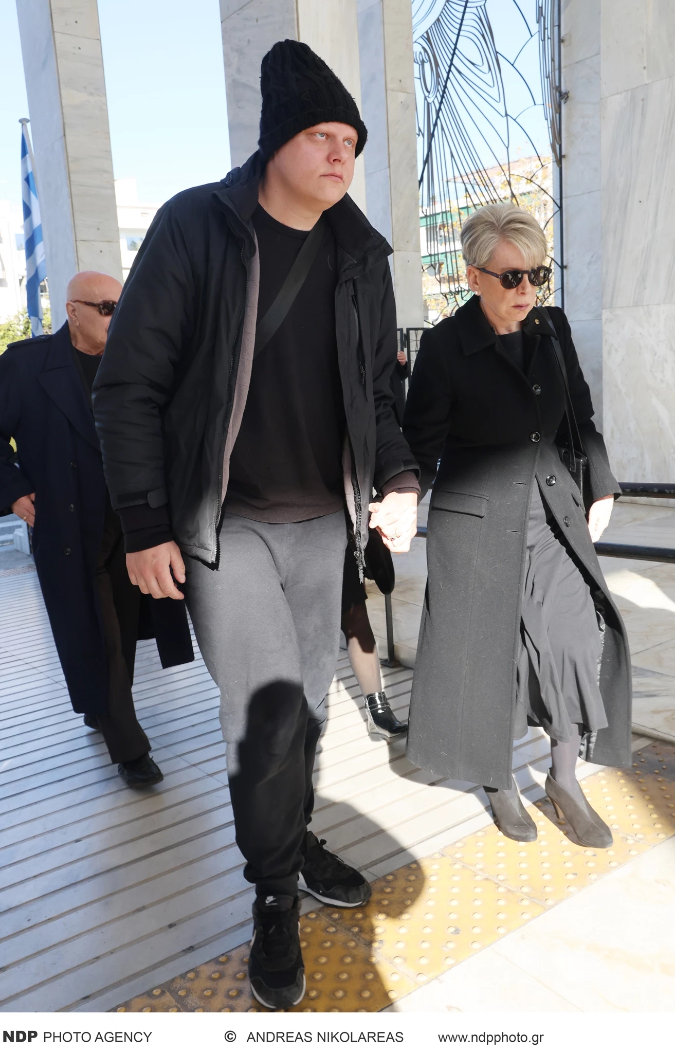 Έλενα Ακρίτα | Η σπάνια δημόσια εμφάνιση με τον γιο της, Παύλο Αρζόγλου