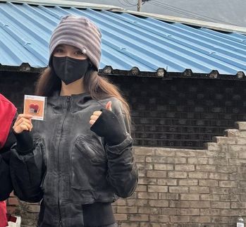 Danielle supposedly spotted volunteering on day of ADOR contract ...