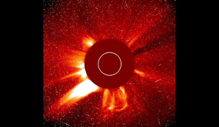 Massive M-class solar flare may trigger auroras on January 1