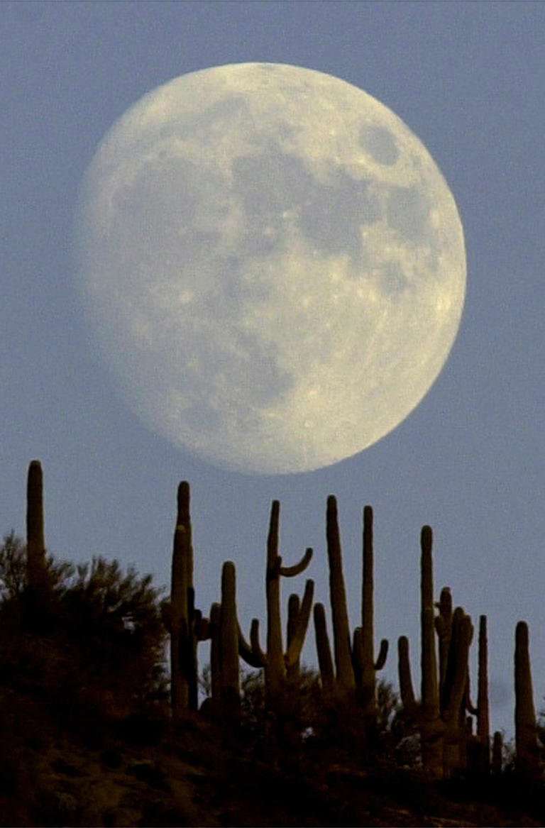 The only blue moon of 2026 peaks Sunday. How to see it in Arizona