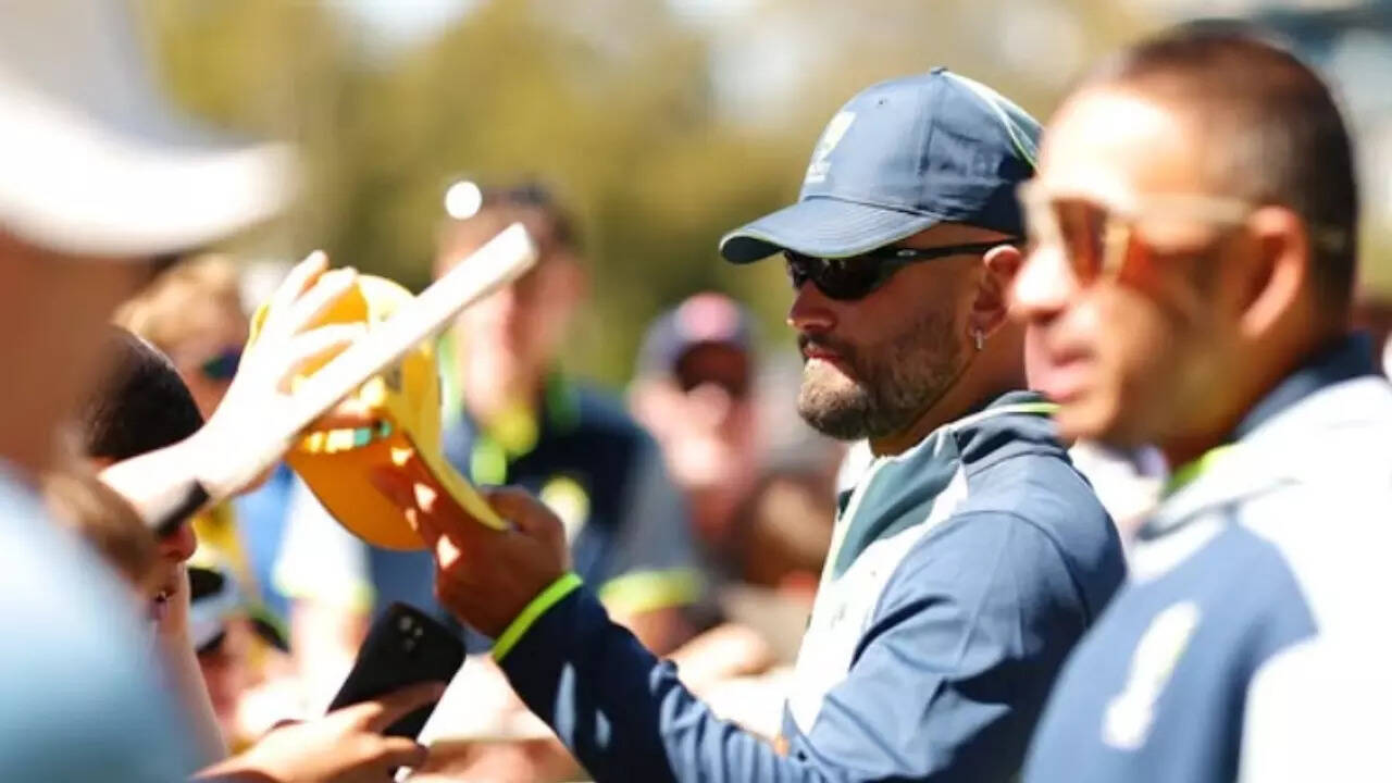 Ashes: 'Signed more autographs than runs' - Australian opener's self ...