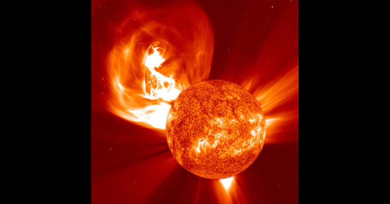 Massive M-class solar flare may trigger auroras on January 1