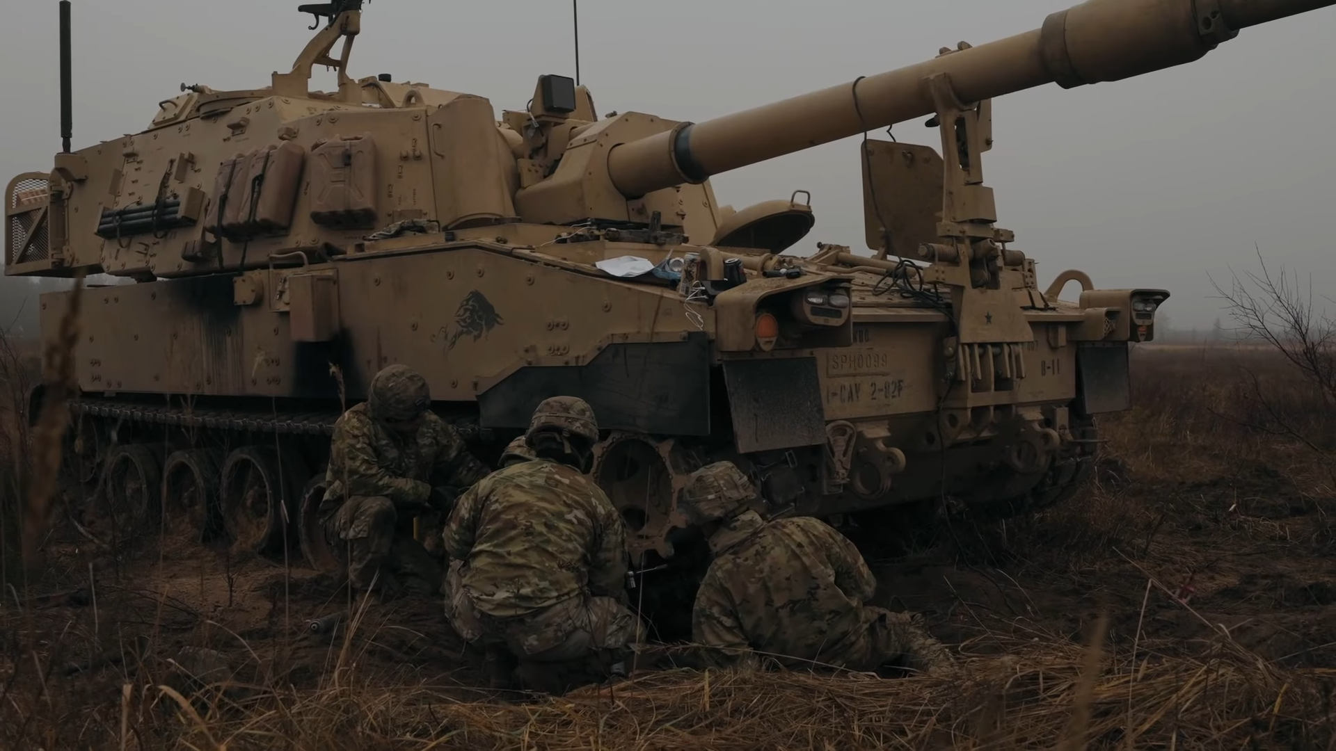 US Army tanks fire live rounds near the Russian border