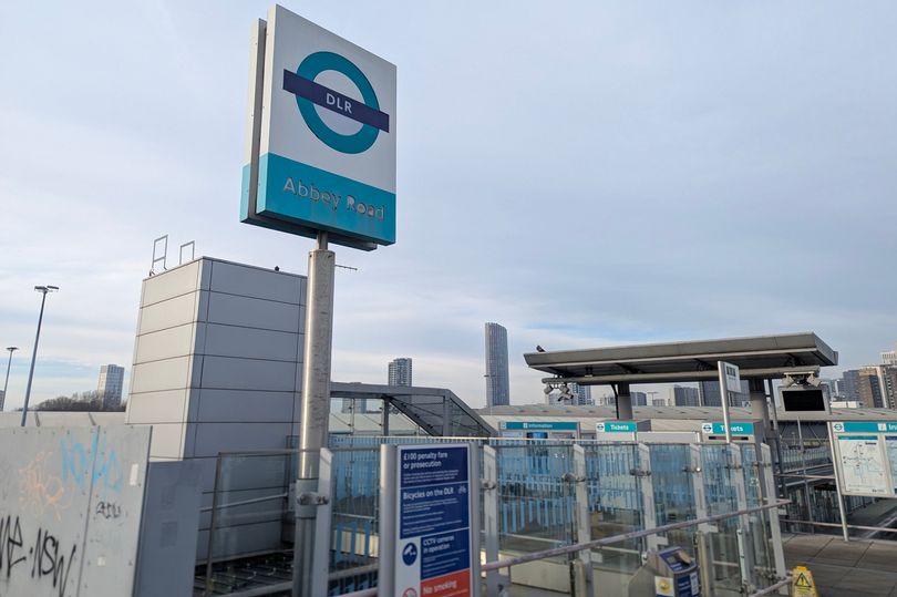 Confused Beatles fans keep ending up at the wrong Abbey Road on tourist ...