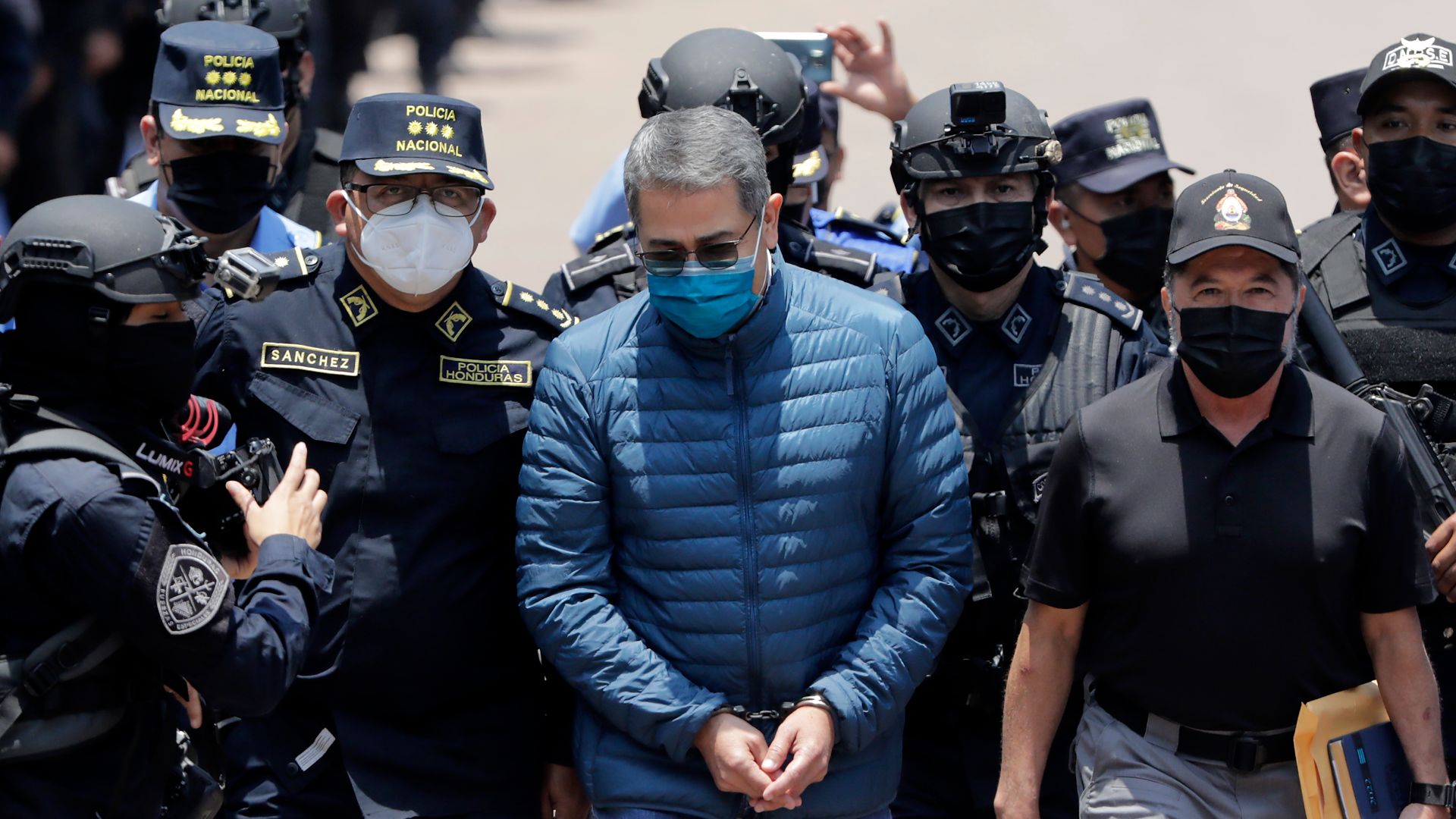 Trump concede el «indulto total y completo» al expresidente hondureño ...