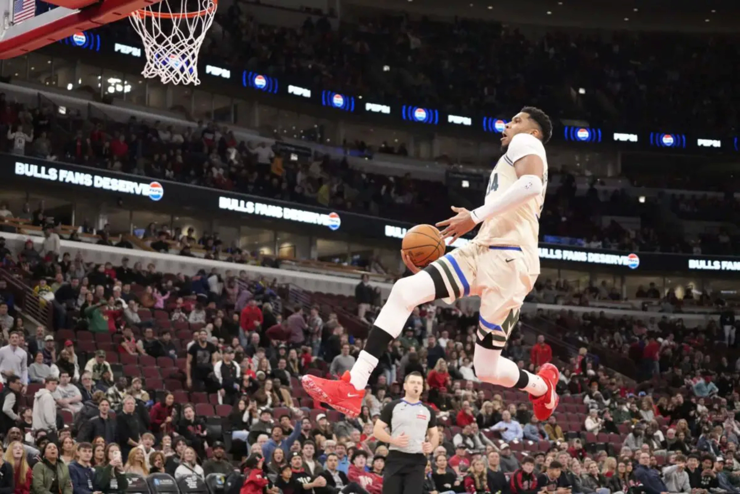 Bucks Ryan Rollins shares crystal clear take on Giannis Antetokounmpo’s ...