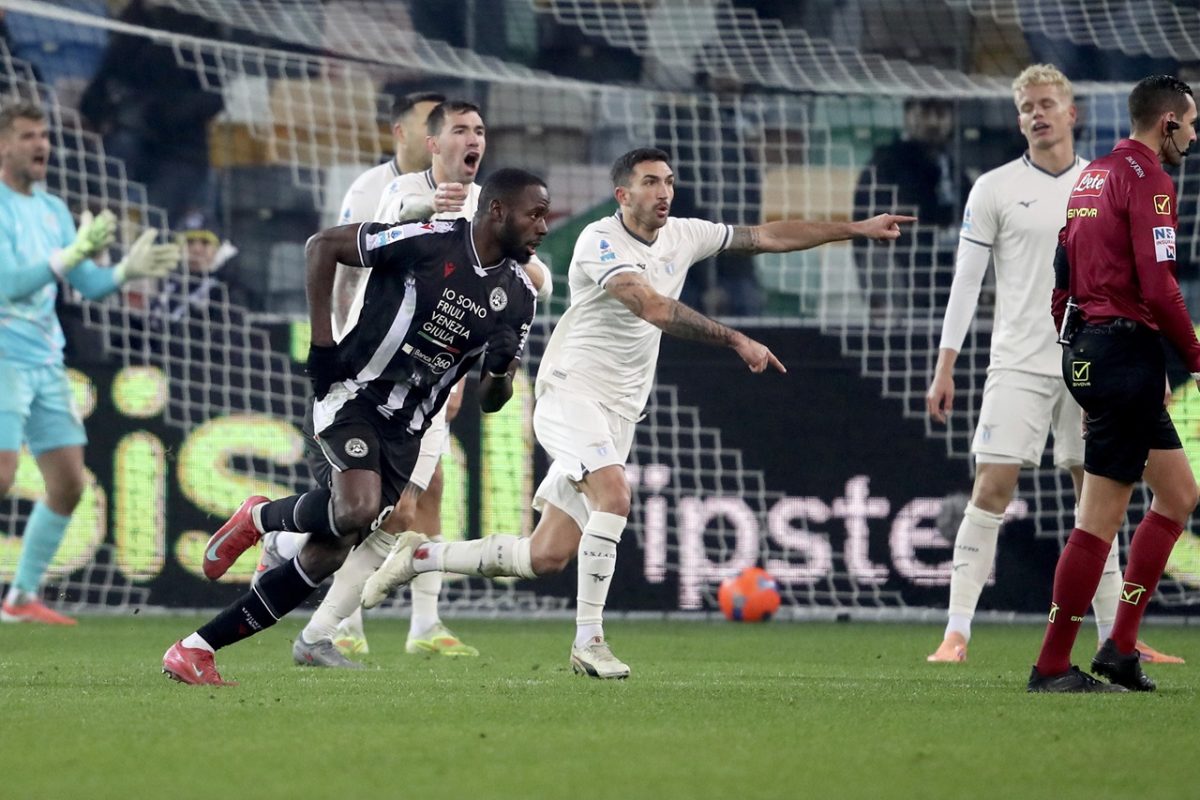 Sugli arbitri è scontro tra Lazio e Lega Serie A