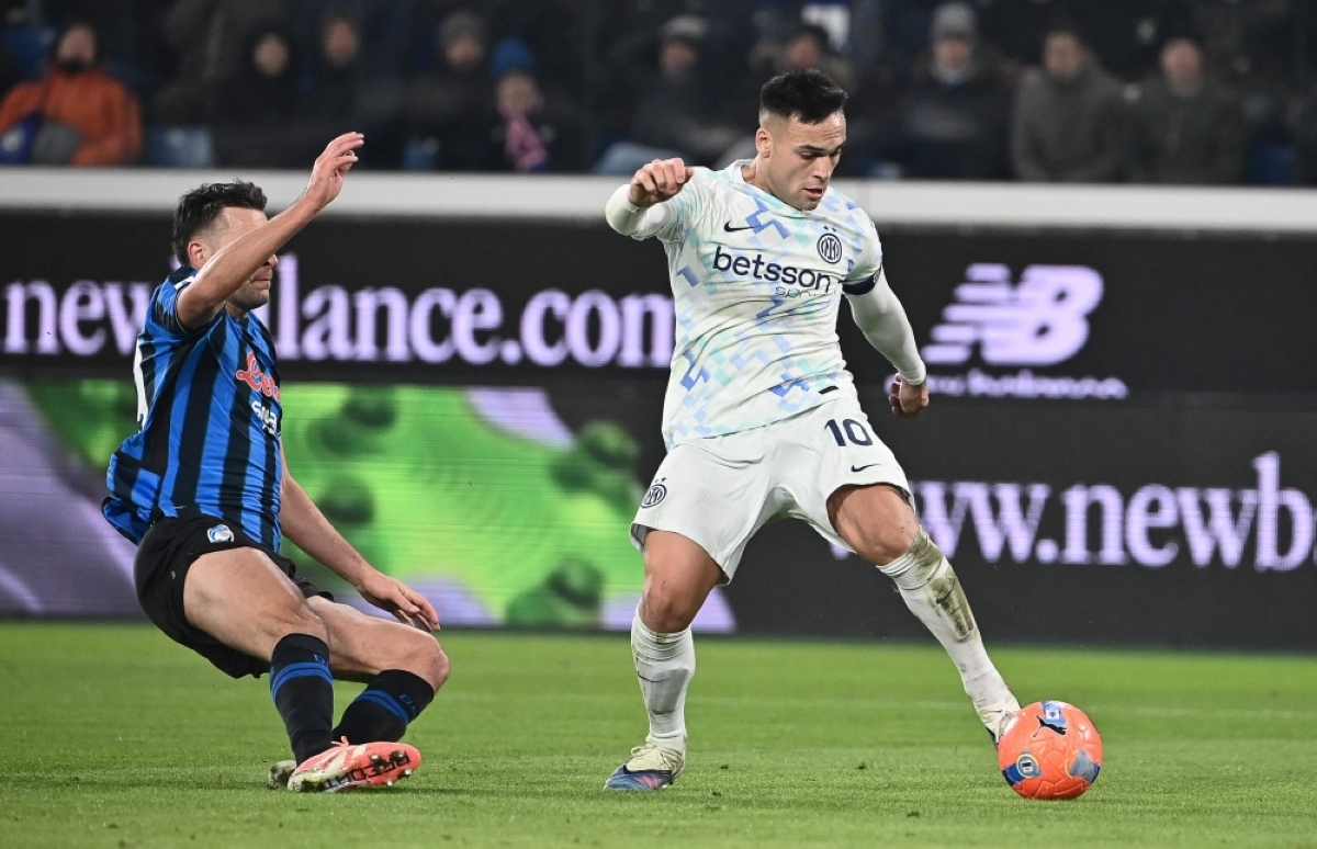 Inter stays on top of Serie A after beating Atalanta