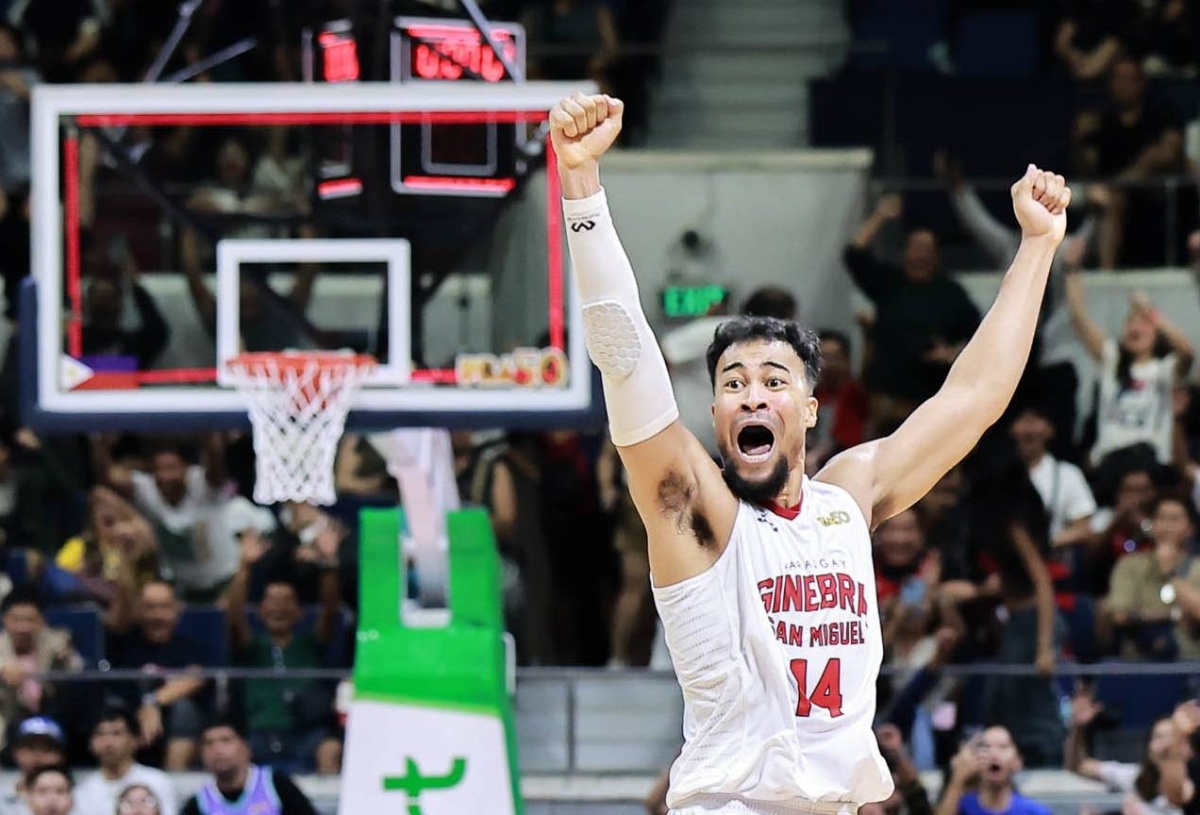 Holt redeems shooting slump with game-winning triple