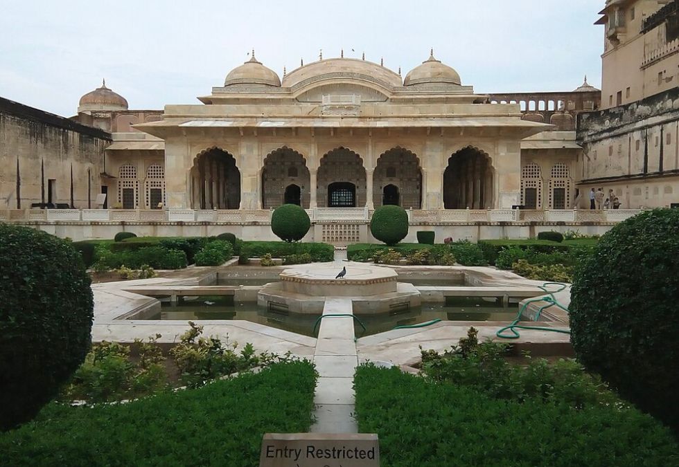 21 photos from inside luxury mahals of Indian royals