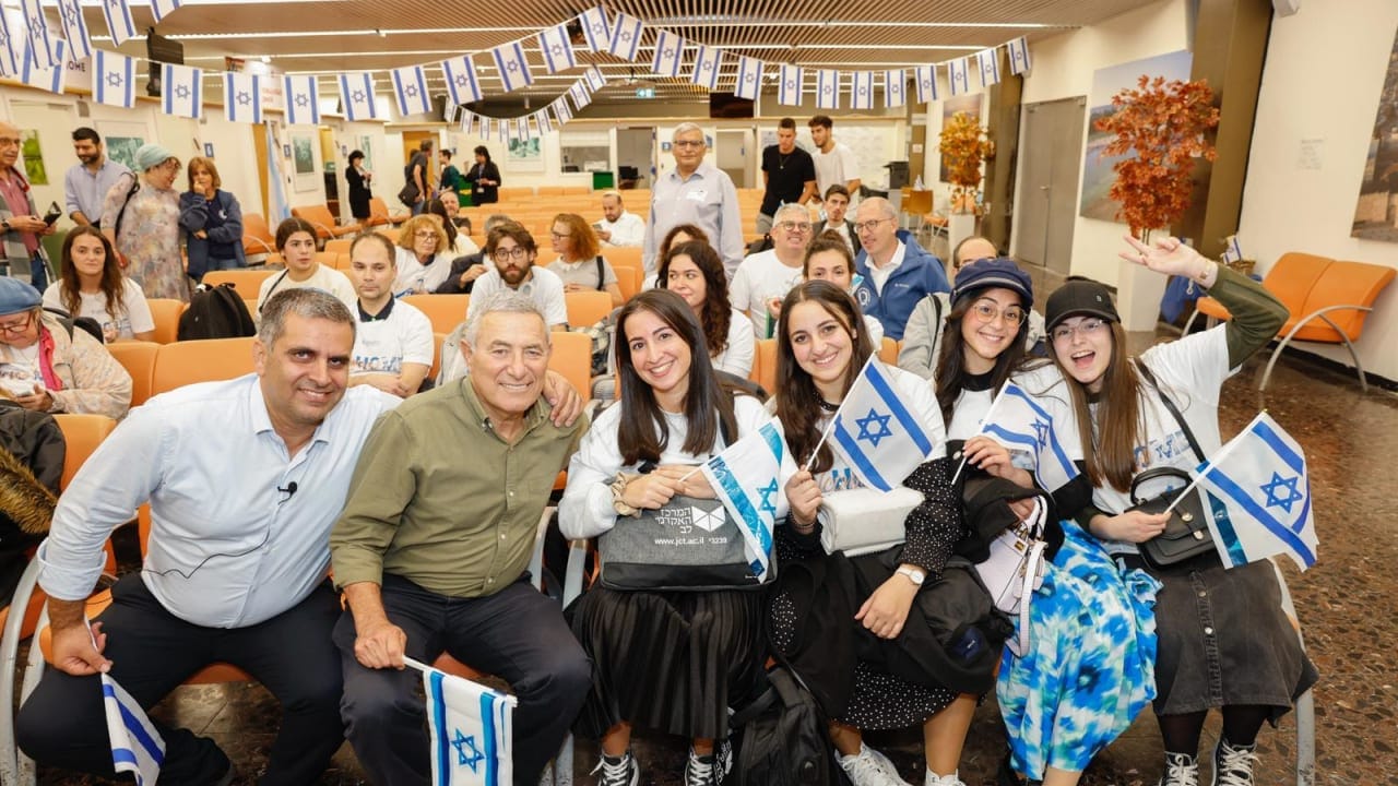Aliyah Ministry closes 2025 with 21,900 new immigrants, growth from ...