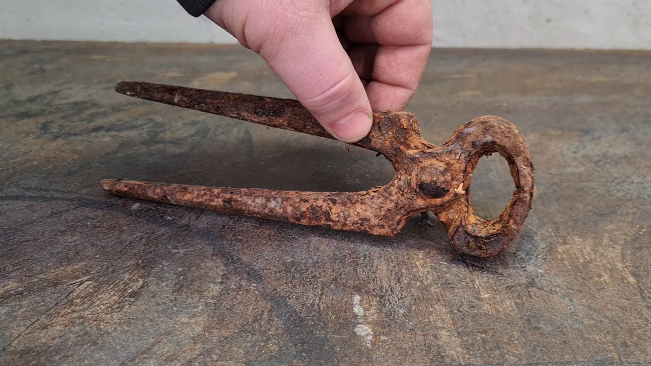 How this hopeless tool restoration only worked after I cut it open