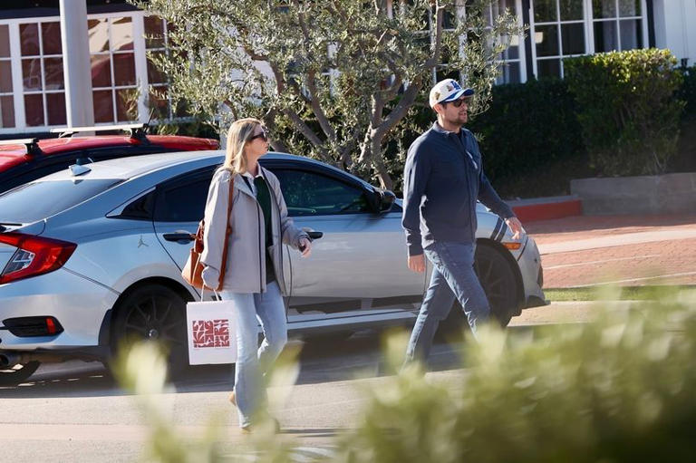 Jake Reiner spotted shopping with girlfriend two weeks after parents ...