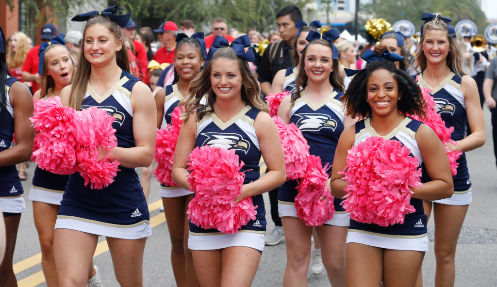 College football games on today 12/29/25: Bowl schedule for Monday