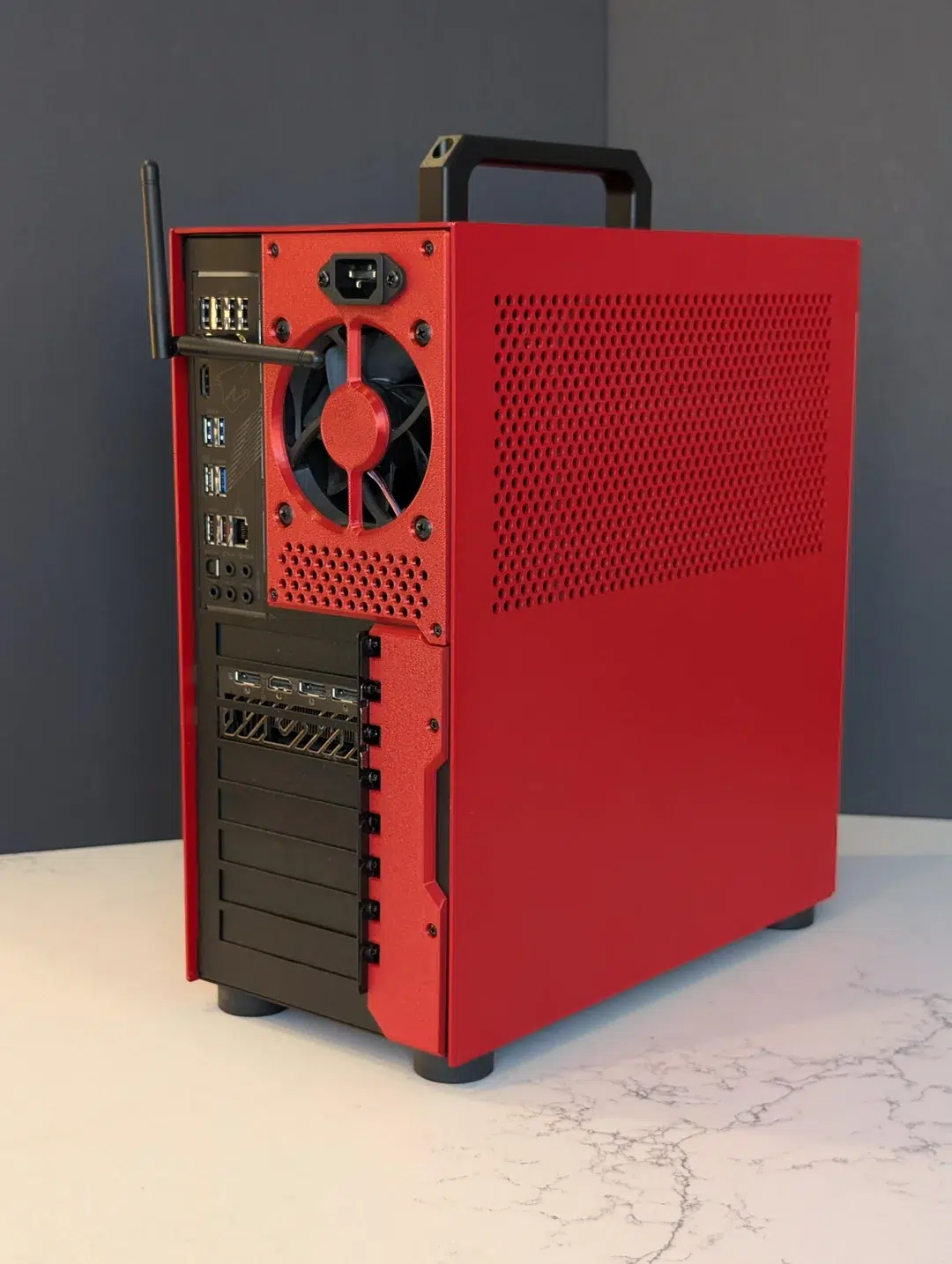 Homem recorre a impressão 3D e monta PC com Radeon e 32 GB de RAM; veja ...